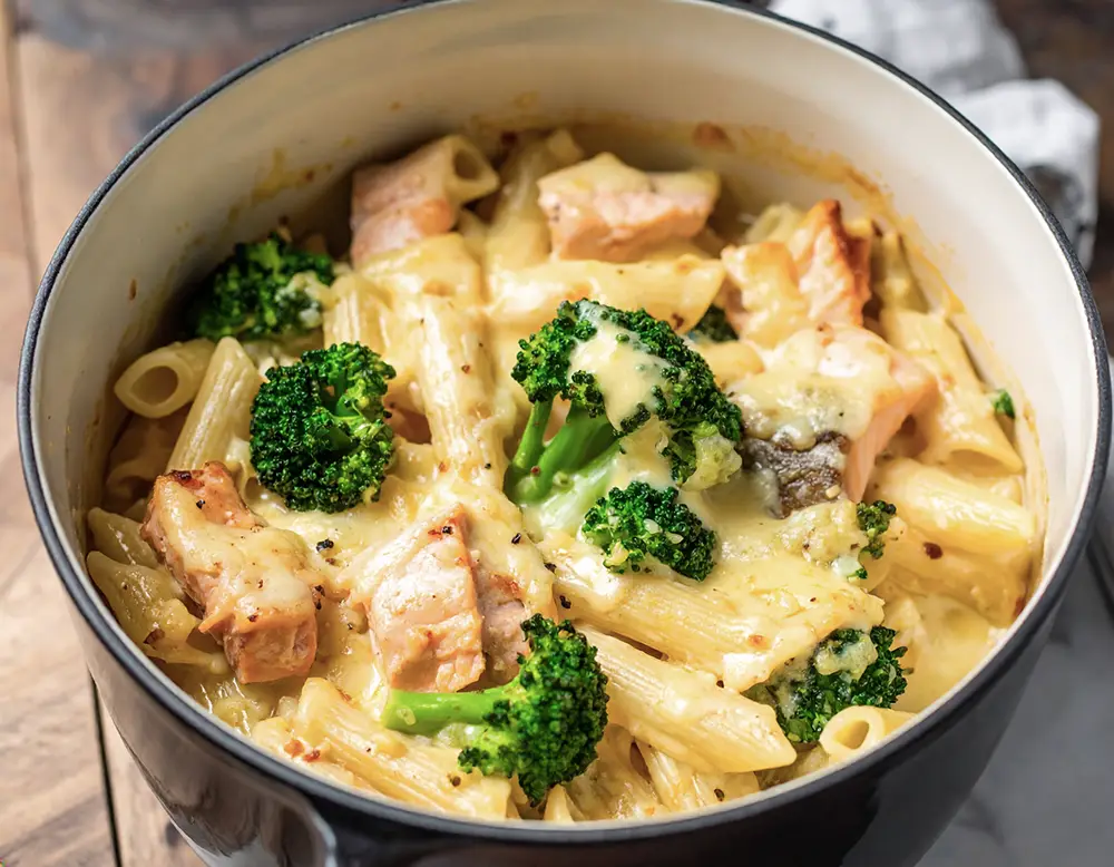 One-Pot Pasta mit Lachs & Brokkoli | schnelles Rezept